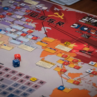 Comic World & Games | Dubuque, IA